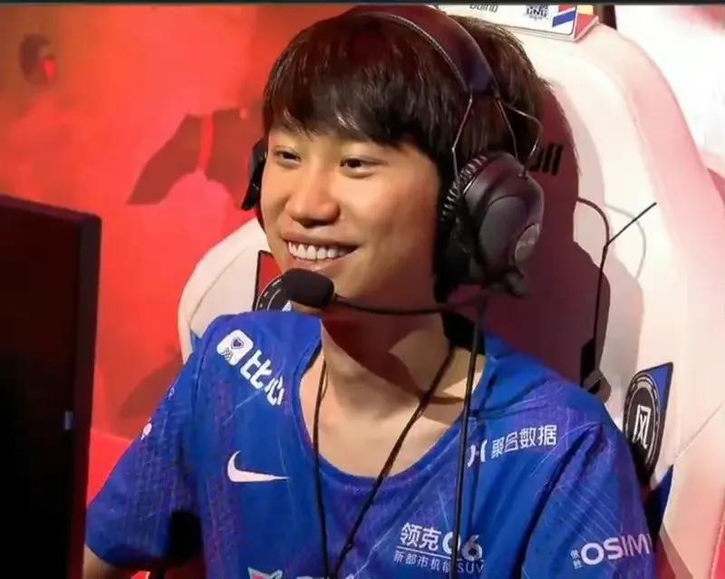 “Doinb过分自信图”火了，想组建LPL战队，S13没几个中单打过他