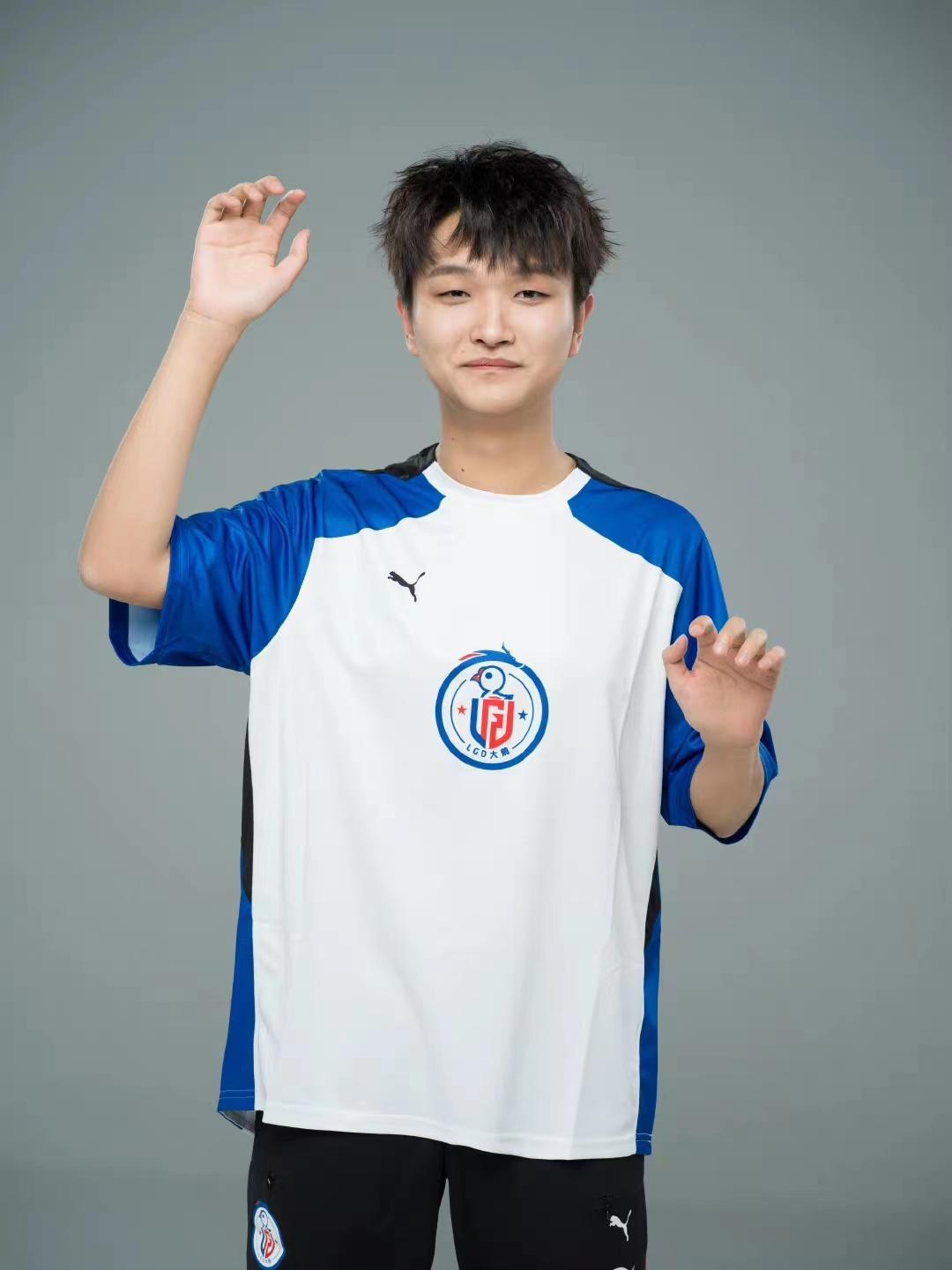 KPL定妆照大变革：各队C位有特权，AG走出去3位队长，牌面十足！