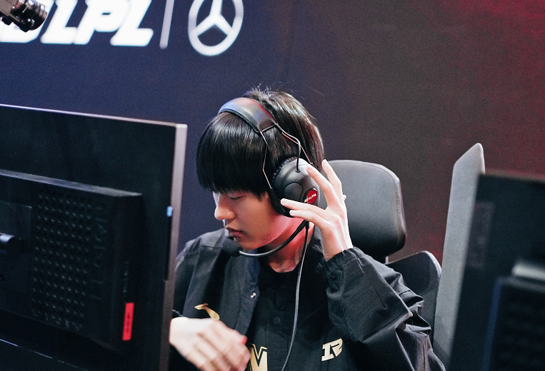 RNG不敌EDG迎来三连跪，小明回归都没用？今年梦回S10！