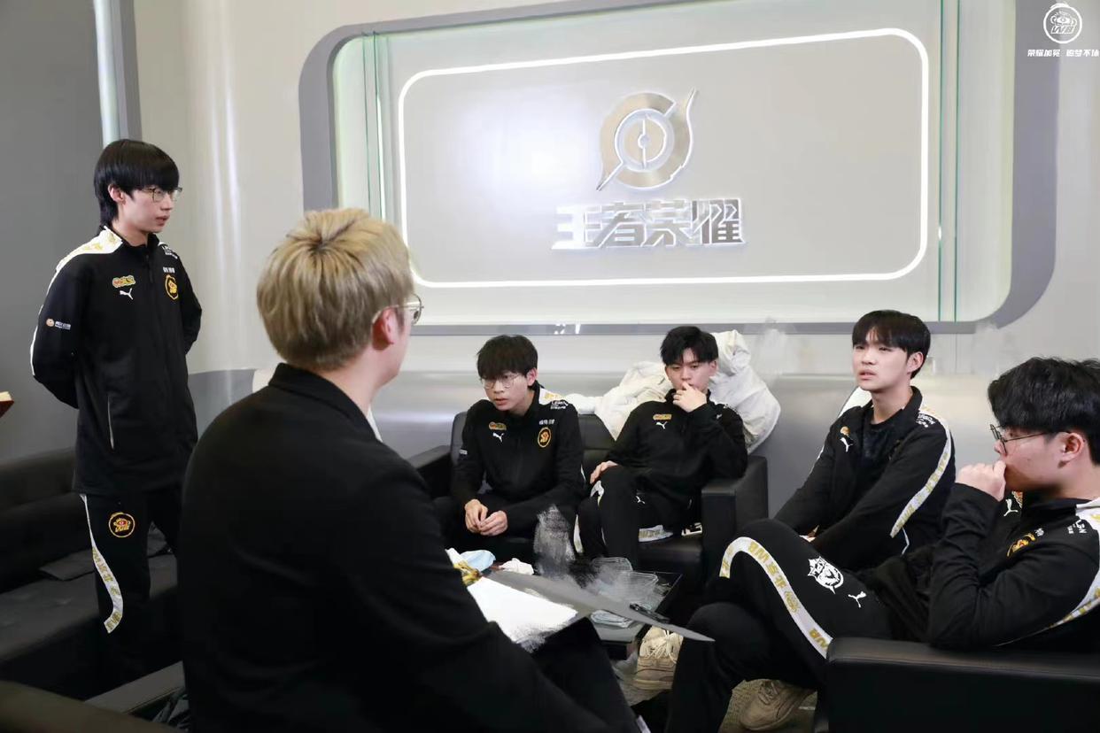 WB1-3不敌eStar，暖阳自责发文：太上头了，失误很多，好好检讨！