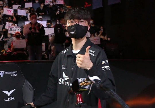 完全体RNG结束赛季连败，Iboy做客LPL饭堂，自曝加入外卖大军