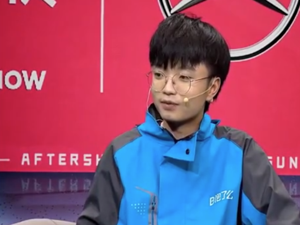 【见闻2066】Doinb爆料FPX寄了，沫子穿比基尼下海不慎被蛰