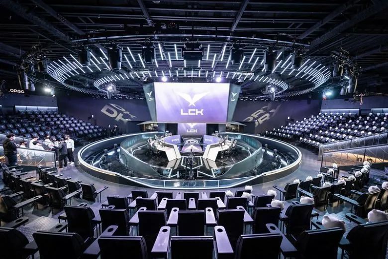 虎娘日报：LEC观众热度增多 T1教练Sky转型替补选手