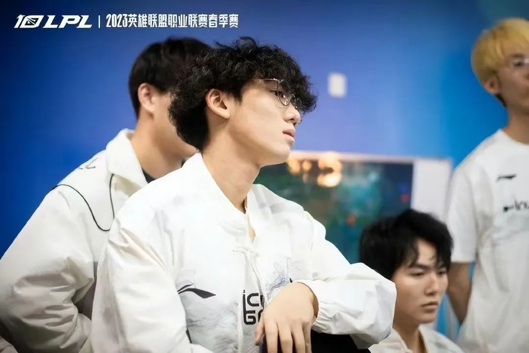虎娘日报：LEC观众热度增多 T1教练Sky转型替补选手