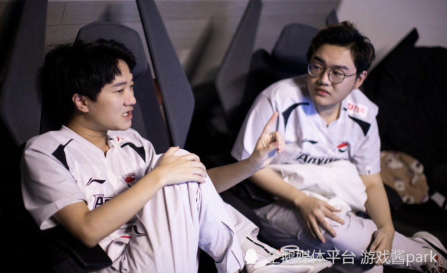 LPL选手最新合同库曝光！Wei、JackeyLove、xiaohu都续约了3年