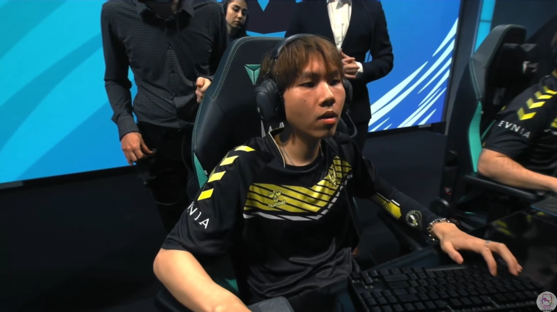 LEC头名VIT被淘汰出局！Bo死歌0作用20分钟惨遭平推