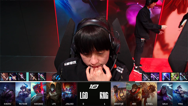RNG 2-0 LGD Breathe剑姬精准优雅塔下单杀