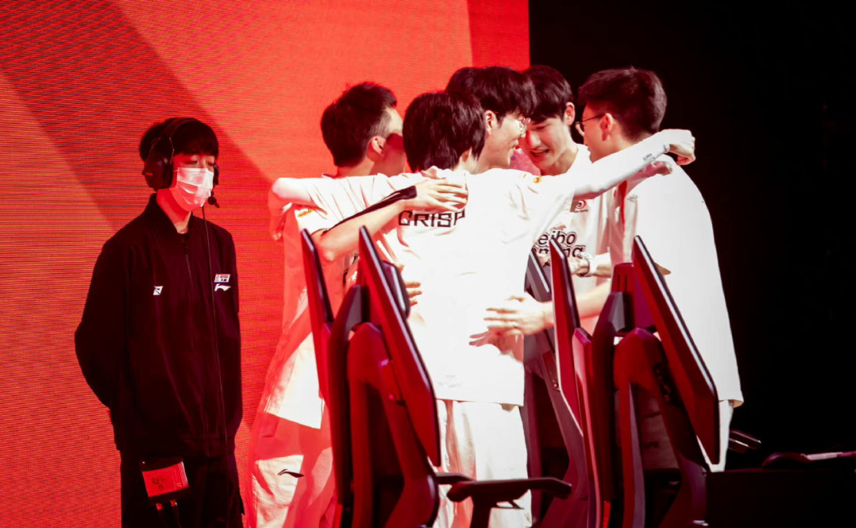 TheShy打出1-16战绩后巧妙回应；我比对面有用！直接让黑子没话说