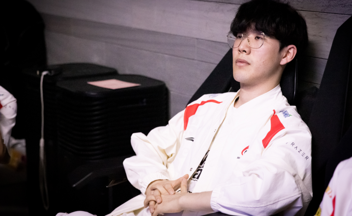 TheShy打出1-16战绩后巧妙回应；我比对面有用！直接让黑子没话说