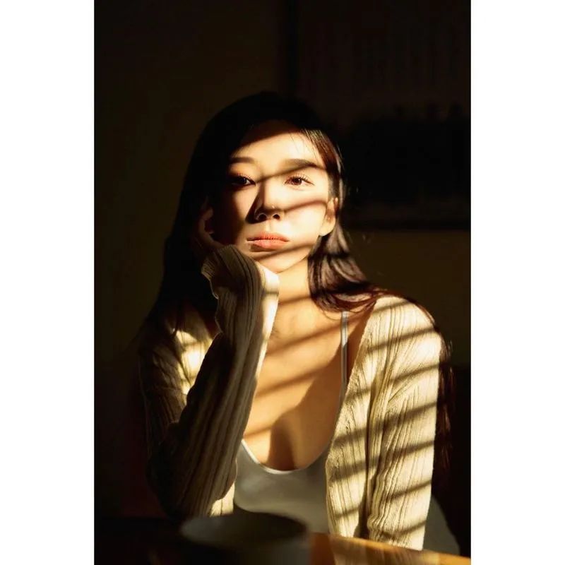 TheShy：排位，比我努力的人不多；女仆游艇派对40多名美女任选，售价仅3000块？阿水登上了《作文素材》杂志