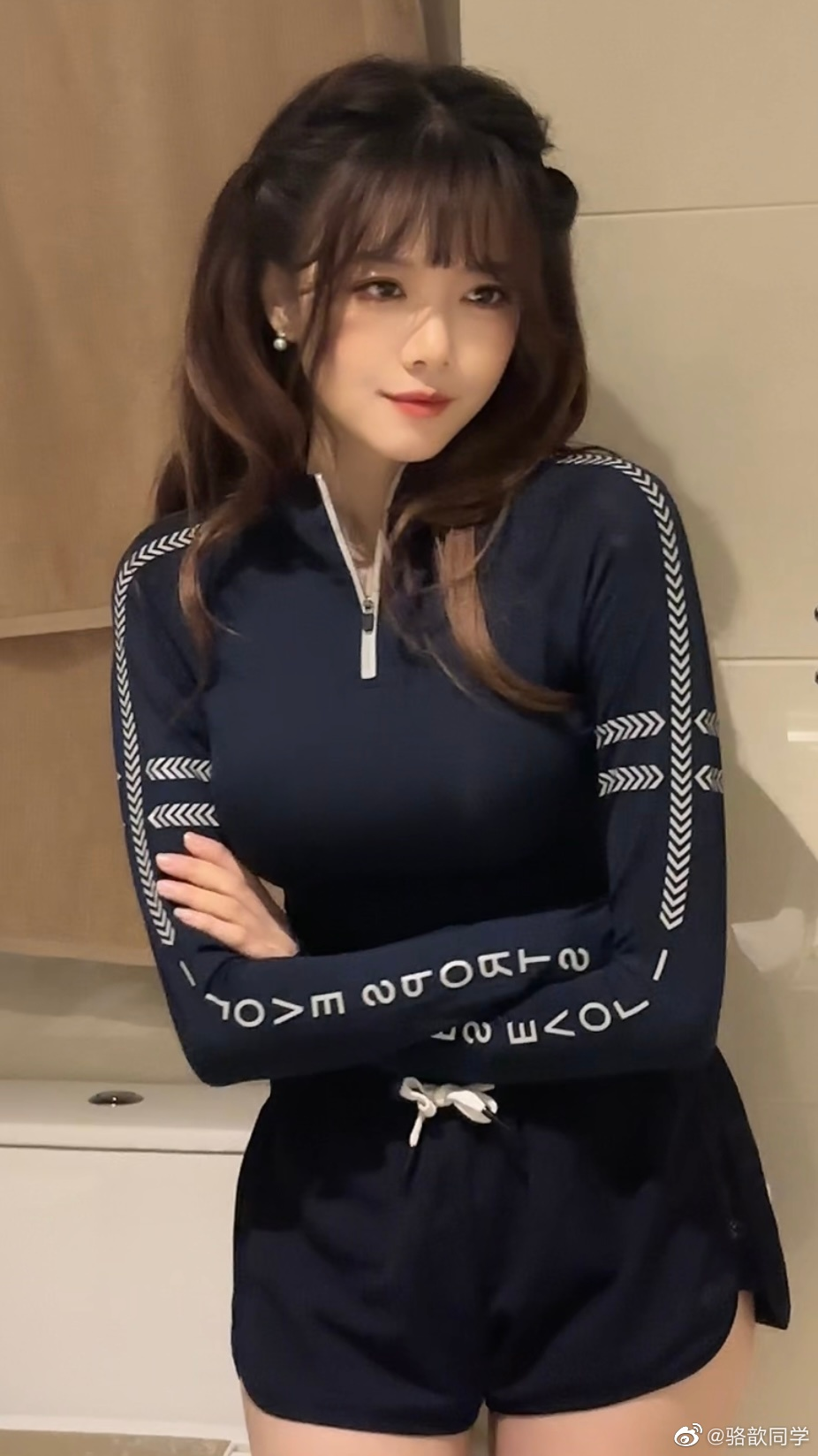 【见闻2076】 魔王约尔“路透”来袭，骆歆晒照大秀身材