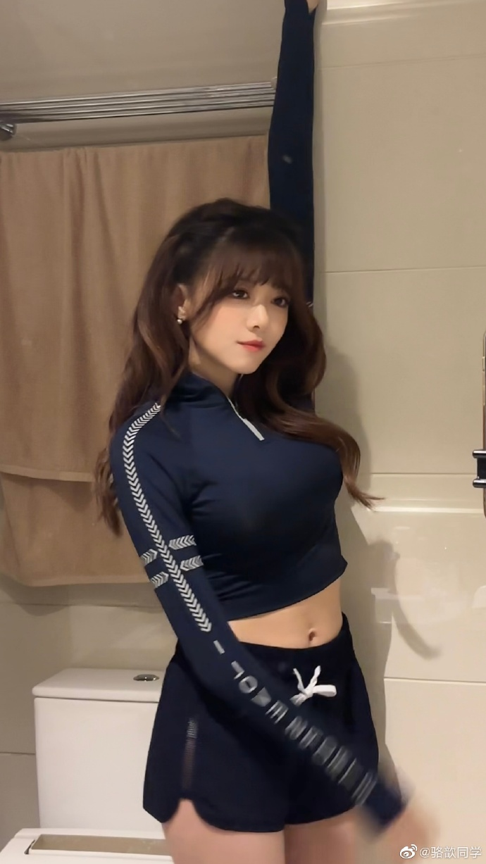 【见闻2076】 魔王约尔“路透”来袭，骆歆晒照大秀身材