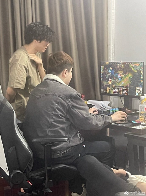 【每日一撸】小虎说RNG不该换Angel上场；YSKM请冠军上单为他上课