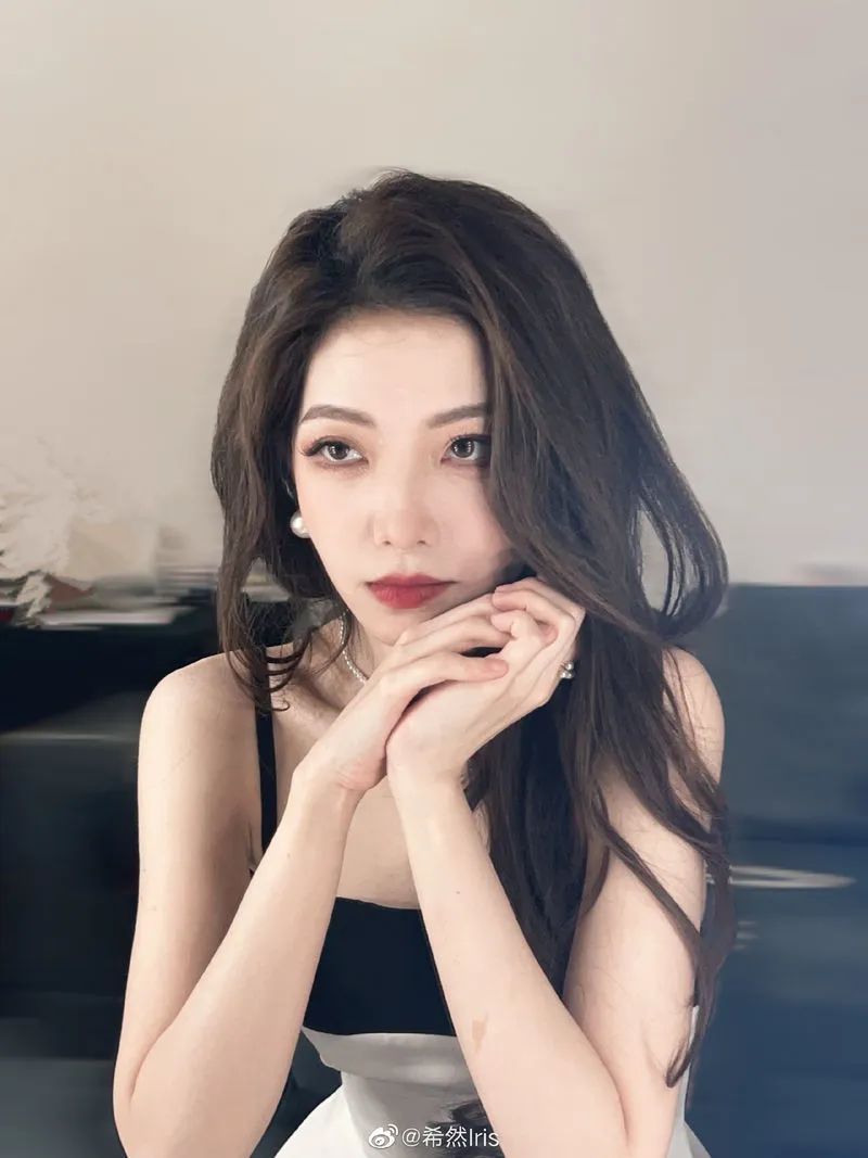 解说Pyl和柯基同一天宣布结婚；chovy：会记每个英雄的数值； 你是D闪还是F闪？13.4版本全球数据显示：大师宗师D闪居多