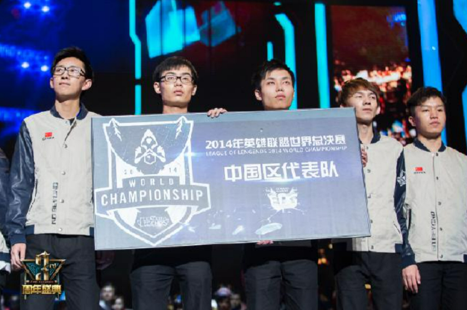 厂长获选LPL十大选手，排名第二，他有哪些荣誉和争议