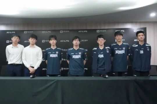 初登LPL被打到请心理辅导，回归LDL获FMVP！LOL励志故事加一