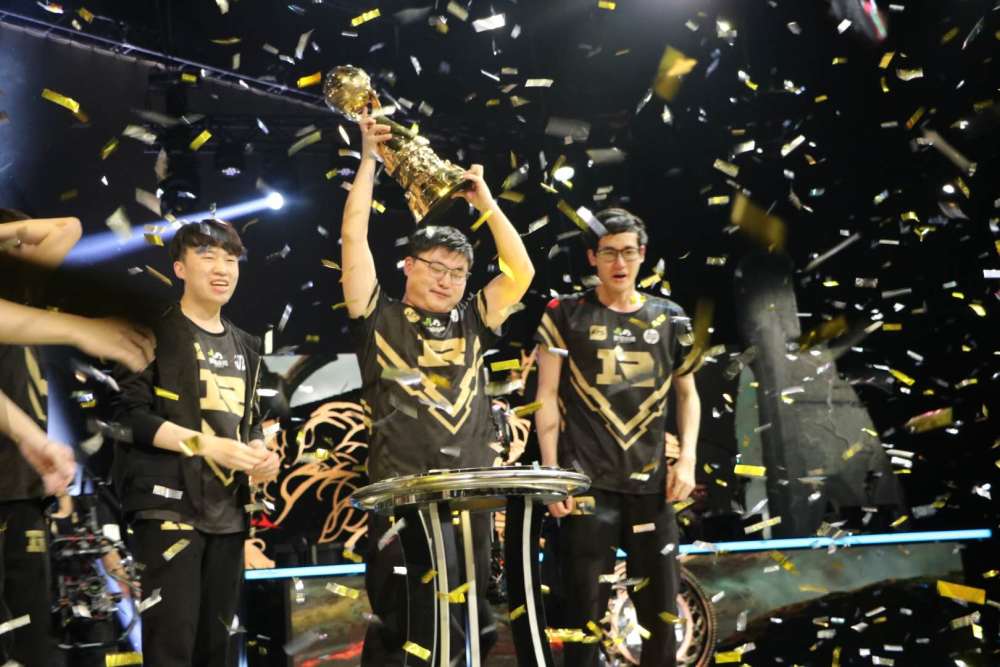 ESPN狂奶RNG，RNG的粉丝都慌了，直言RNG只是保级队