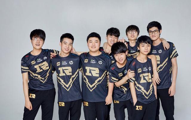 LOL圈内众多大咖点评RNG和RW大战，joker：RNG还是离不开Uzi啊！