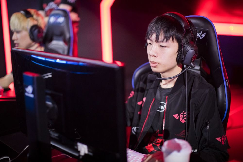 SNG终于宣布SMLZ加入的消息了，只是官宣的日子很特别！