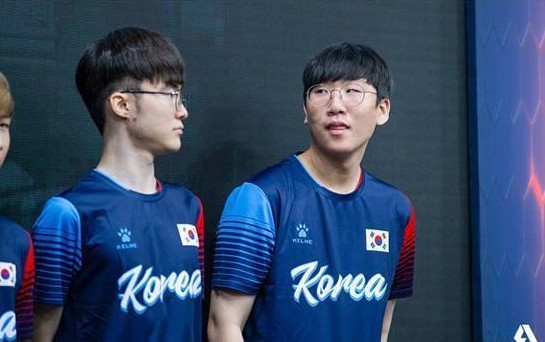 韩国射手除deft外均已被暴打，uzi距离AD封神只差一步