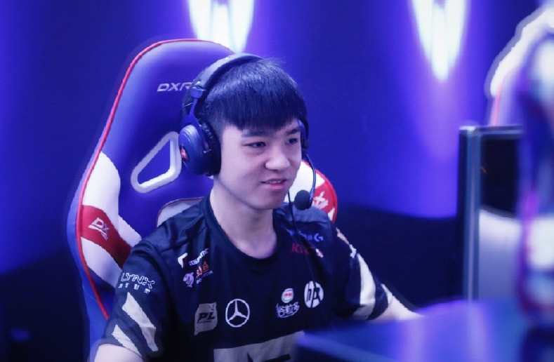 Uzi定位调整，网友：RNG集体男化，Letme太可怕了！