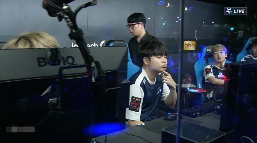 LCK幻神KZ将在S8之后解散？可汗与小花生矛盾爆发直接离场