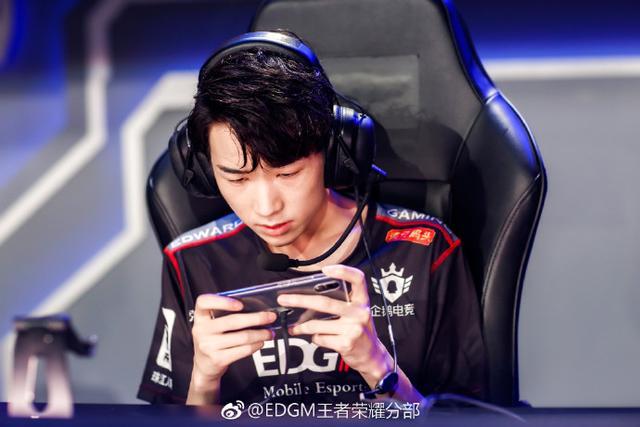 EDGM存在最大的问题就是BP，队员血carry也没用