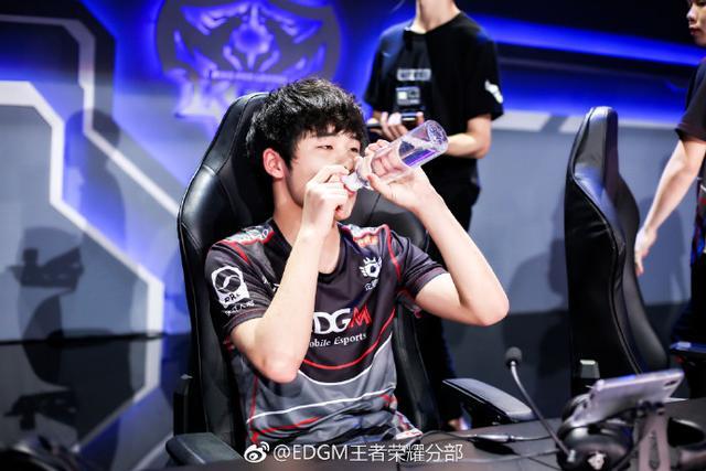 EDGM存在最大的问题就是BP，队员血carry也没用