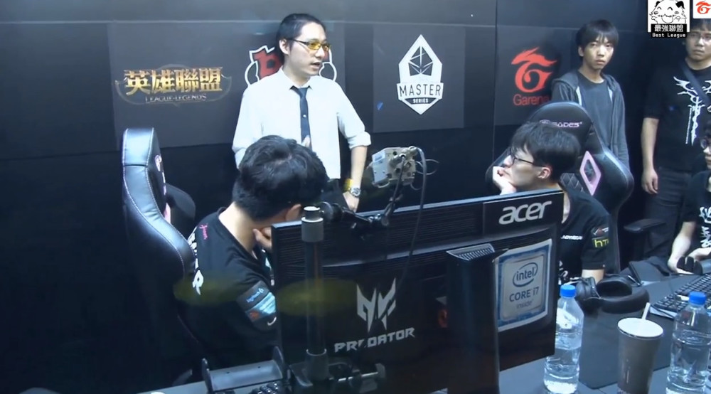 JT战队S8资格赛失利，湾湾网友热议：打这么烂，风哥也救不了