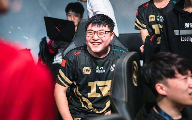 ESPN狂奶RNG，RNG的粉丝都慌了，直言RNG只是保级队