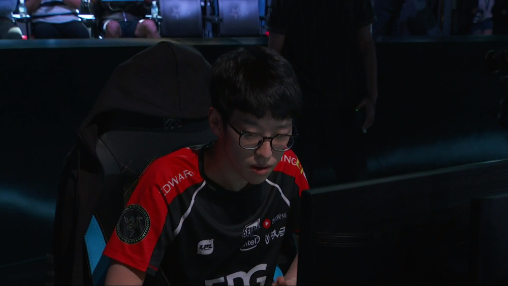 EDG入围赛两战全胜，内战幻神名不虚传，比G2那个假货强太多