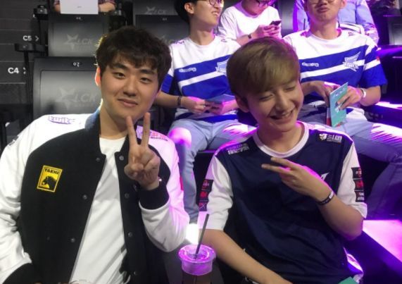 双双回归？OMG请求司马老贼转会 SKT教练主动私聊小花生