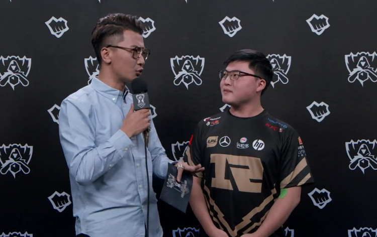 RNG强的可怕，平推局毫无观赛体验，解说：爱学习的Karsa