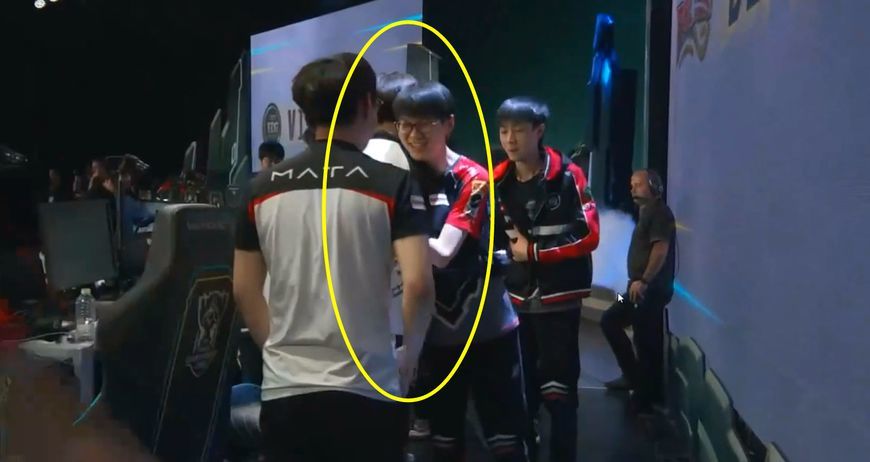 EDG送KT战队S8首败！Meiko笑容满面深情拥抱Deft