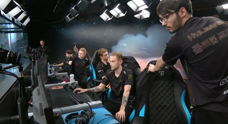 iG不到30分钟拿下第一局，中野碾压FNC，JKL豪取四杀