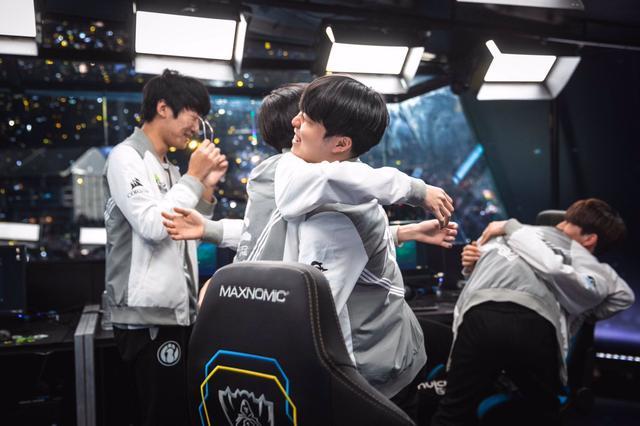 Rookie到底有多强？S8总决赛15分钟压刀数据：太狠了！