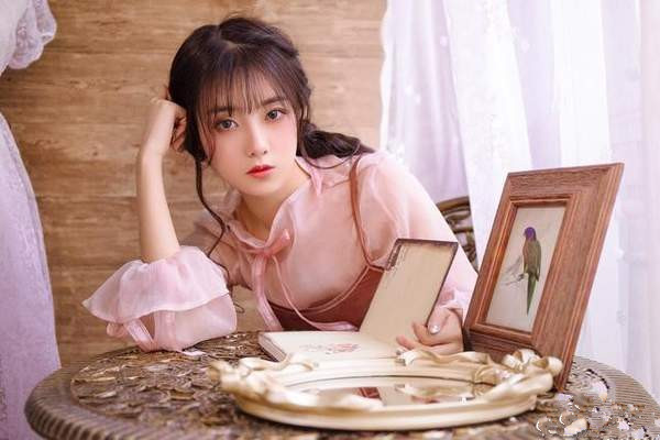 FW中单也和主持人在一起了，真的心疼faker，拿不下恩静