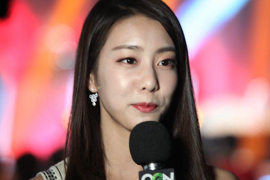 FW中单也和主持人在一起了，真的心疼faker，拿不下恩静