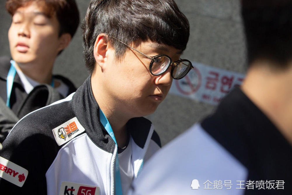 Khan加入SKT，Faker版银河战舰来了！LPL能抗住吗