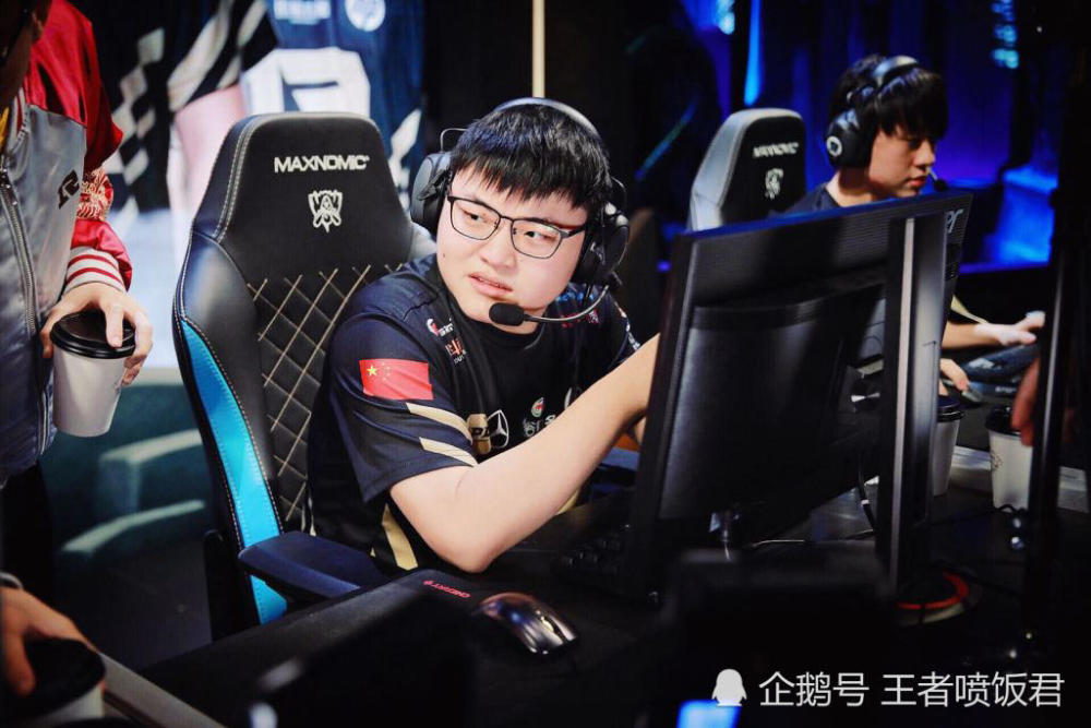 Uzi传奇覆灭，最受欢迎选手易主，年度最佳MVP还是Uzi？