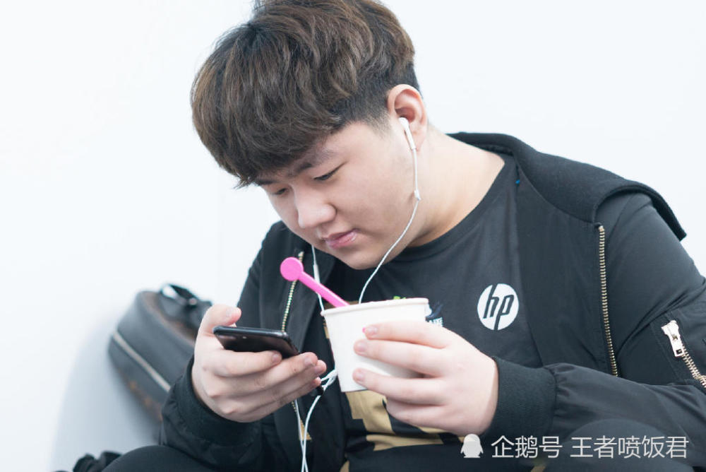 LPL新军V5战队人员已集齐，前RNG ADC选手疑已加盟！