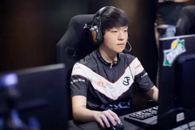 前世界第一打野加盟RNG，这一点就能够看到uzi的可贵之处了