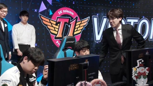 SKT成养老队？还没起飞就遭遇巨大打击，失利让机长眼含泪水