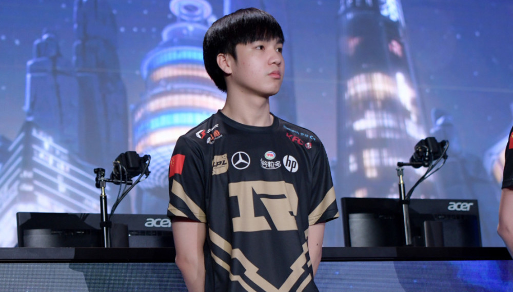 原地TP小兵？Let me直播打出辣眼操作，甩锅给召唤师技能