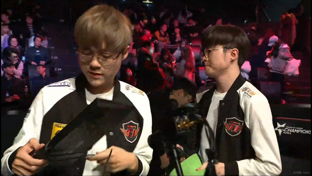 LOL国外网友热议SKT春季赛首败：Faker对厄加特太执着