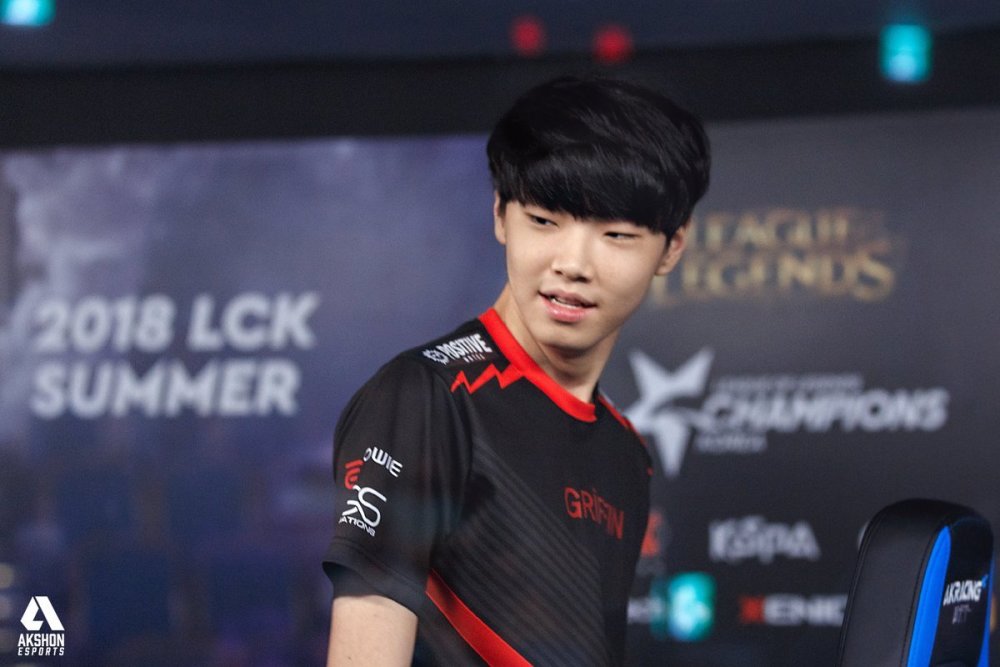 GRF究竟有多强？Chovy解锁前无古人的成就：KDA过百！