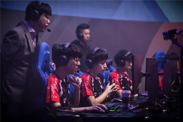 LGD劫富济贫buff能否在EDG身上奏效？厂长：真正的实力