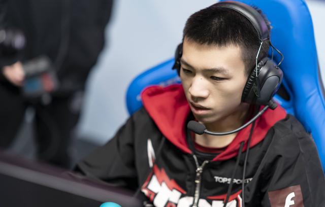 Knight展现世界第一中单的实力，RNG面对他们如何求生？