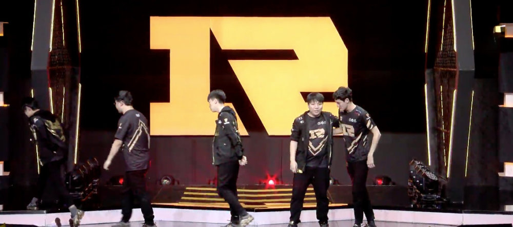 Karsa扎克无解开团令RNG绝处逢生，压力太大泪洒赛场！