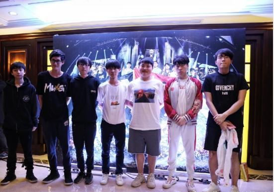 观众视角分析RNG失败的原因，团战时期UZI总是率先等待复活